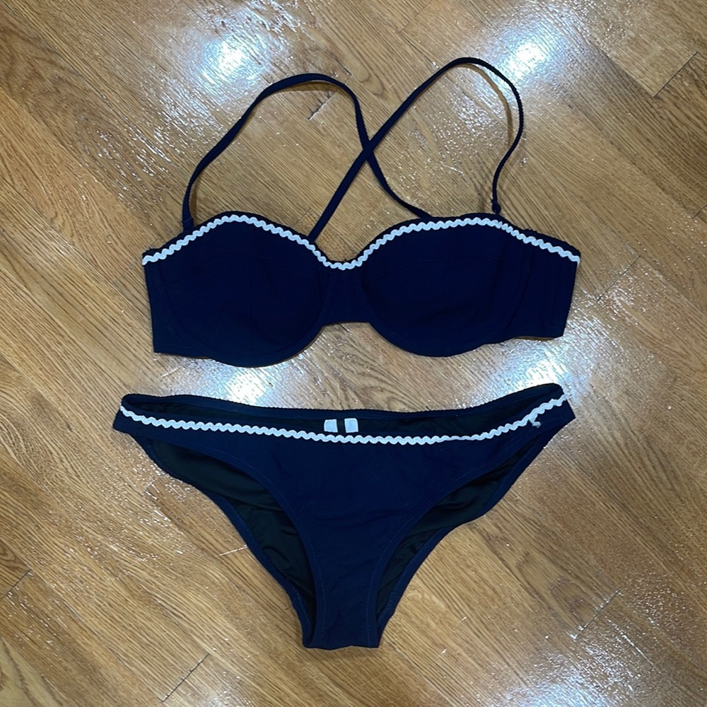 Gorgeous Navy Blue Bikini With White Trim 36c Cup Gem Gorgeous Navy Blue Bikini With White Trim 36c Cup Gem